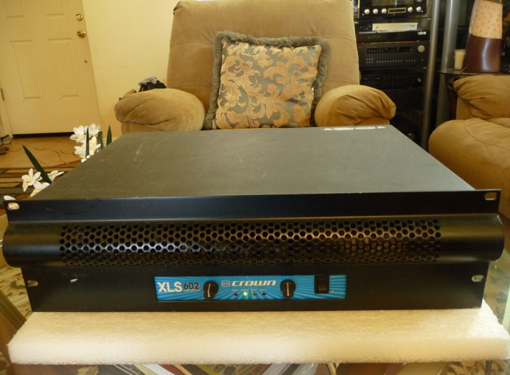 Crown XLS 602 — усилитель с масштабным звуком и полным контролем низких ...