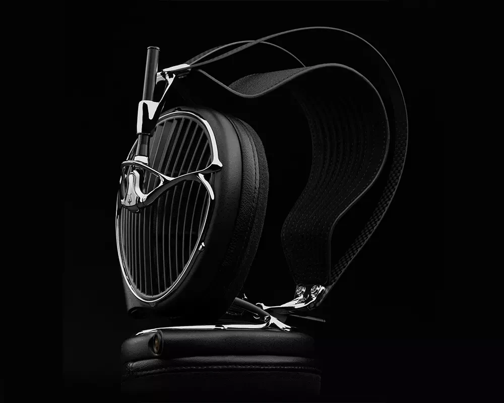 Meze Audio ARTA – бескомпромиссные планарные полноразмерные наушники