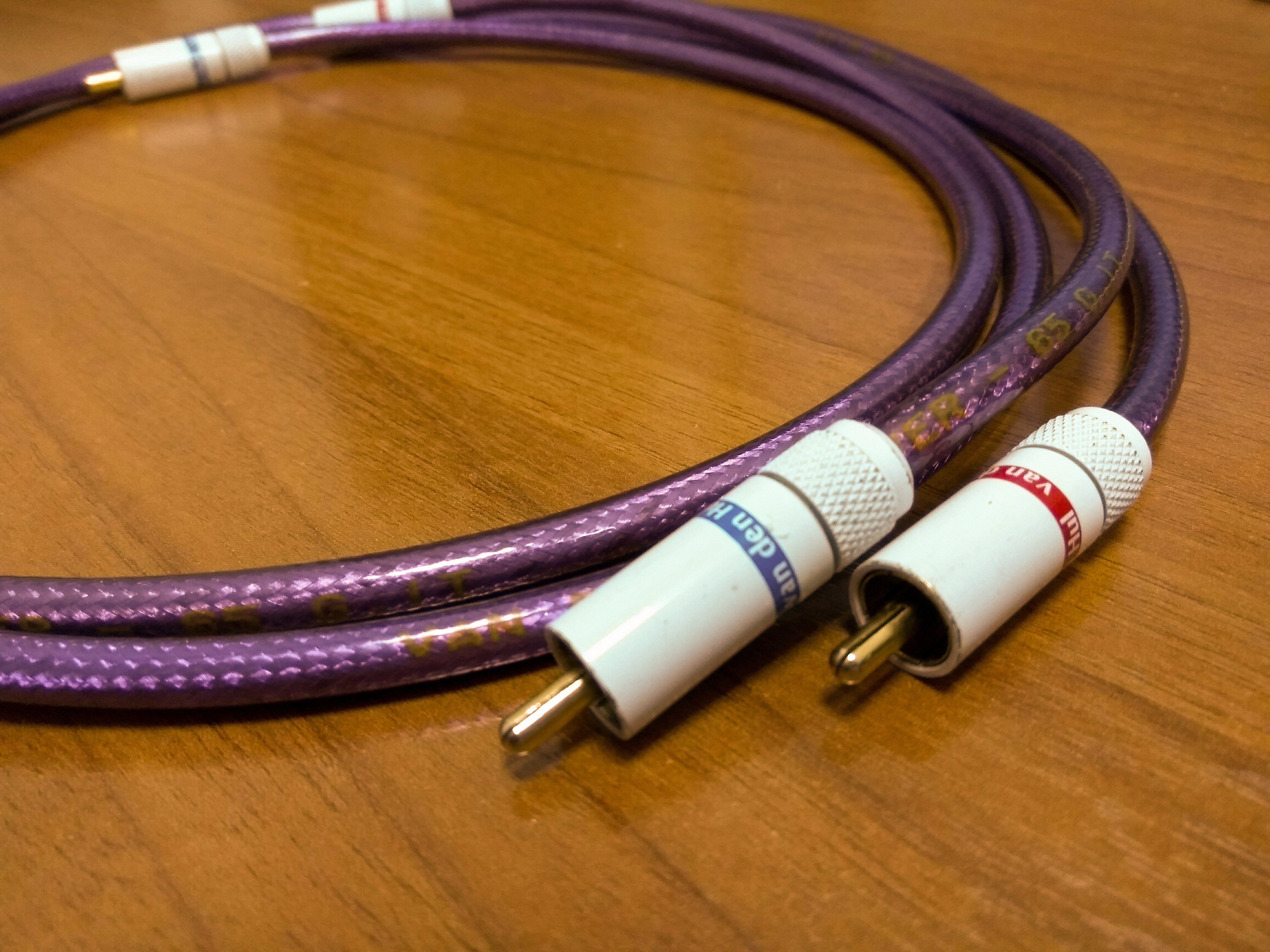 van den Hul MC Silver 65 G IT - межблочный серебрянный кабель | Hi-Fi.ru